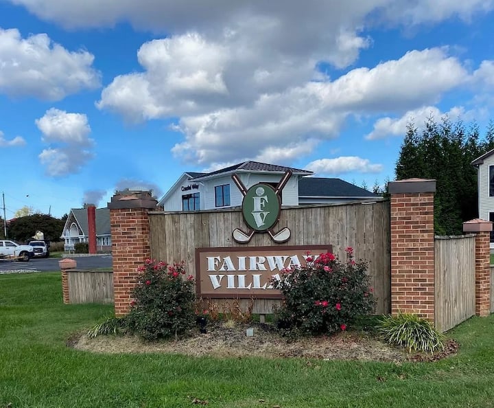 Beach Town Condo & Golf Getaway - Lewes, DE
