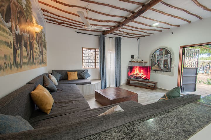 Cozy 140 M² House With Pool, Near The Beach - Diani Beach