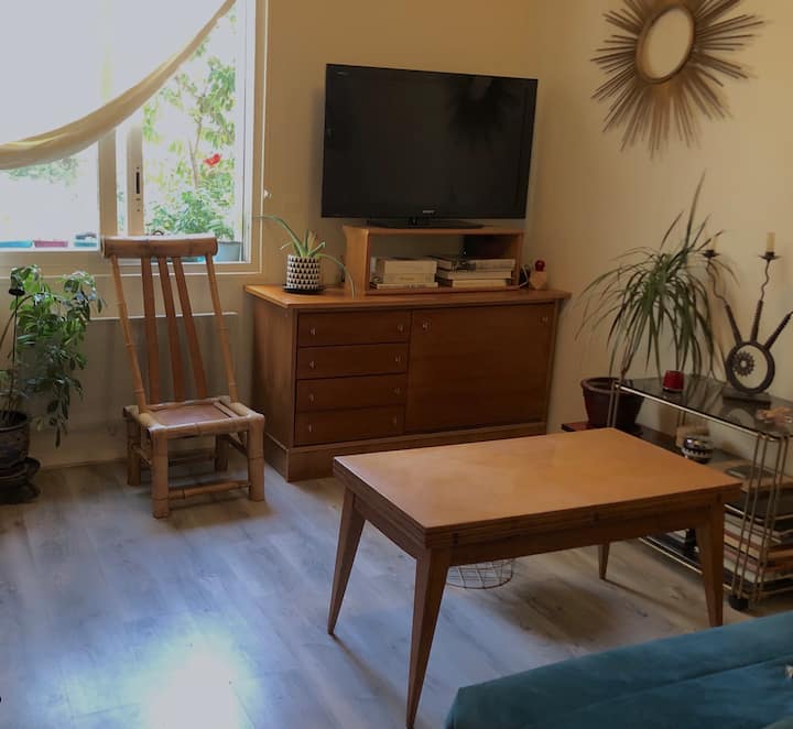 Charmant Et Paisible Studio à Jourdain - Paris