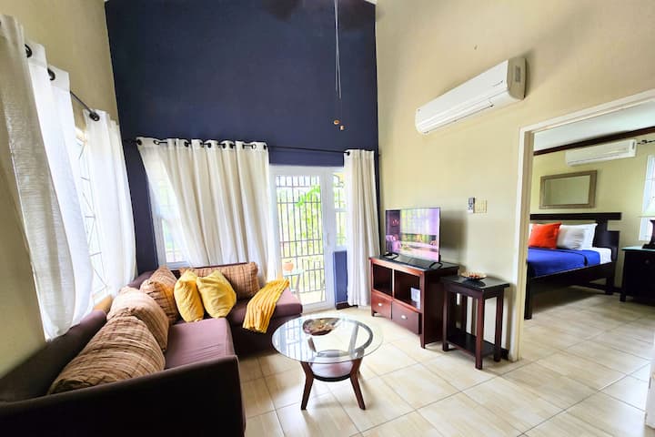 Kgn Apt | 2bed2bath | Central& 5 Min Devon House - Kingston