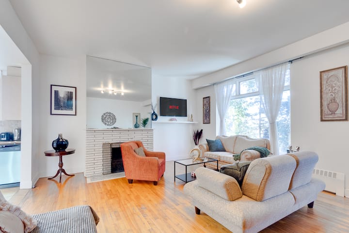 7 Bedroom | Free Parking | Pool Table | Waterfront - Montréal, QC