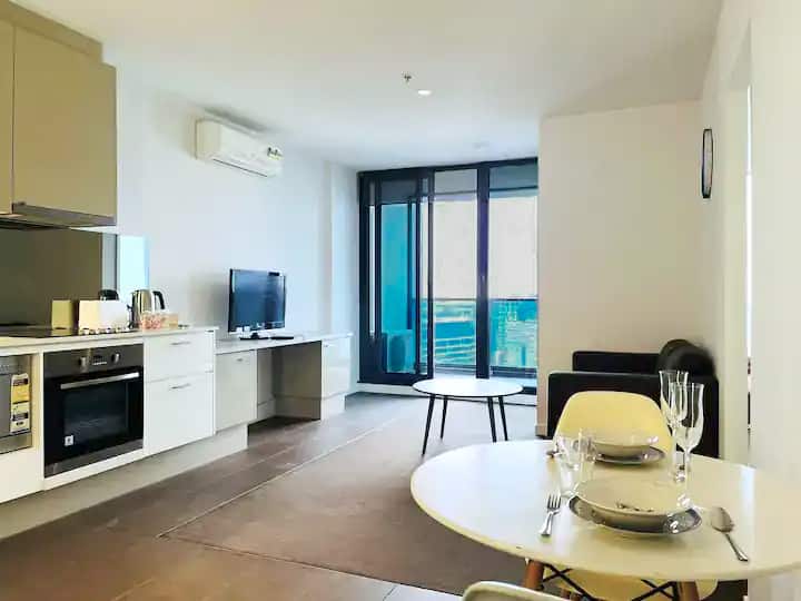 Magnificent View & Location - Melbourne