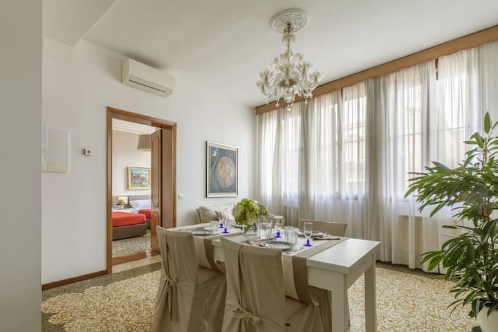 Elegant & Cozy - 5 Min Train/water Bus  Wi-fi Plus - Venice