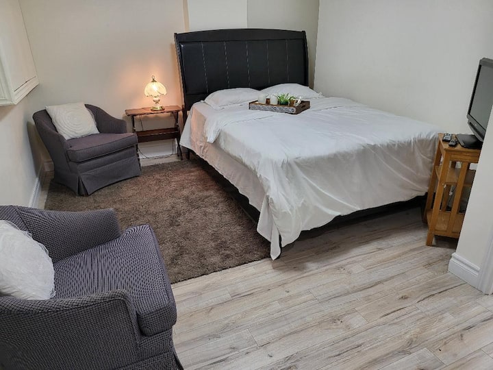 Basement Apartment: Sweet Home In Whitby - Oshawa