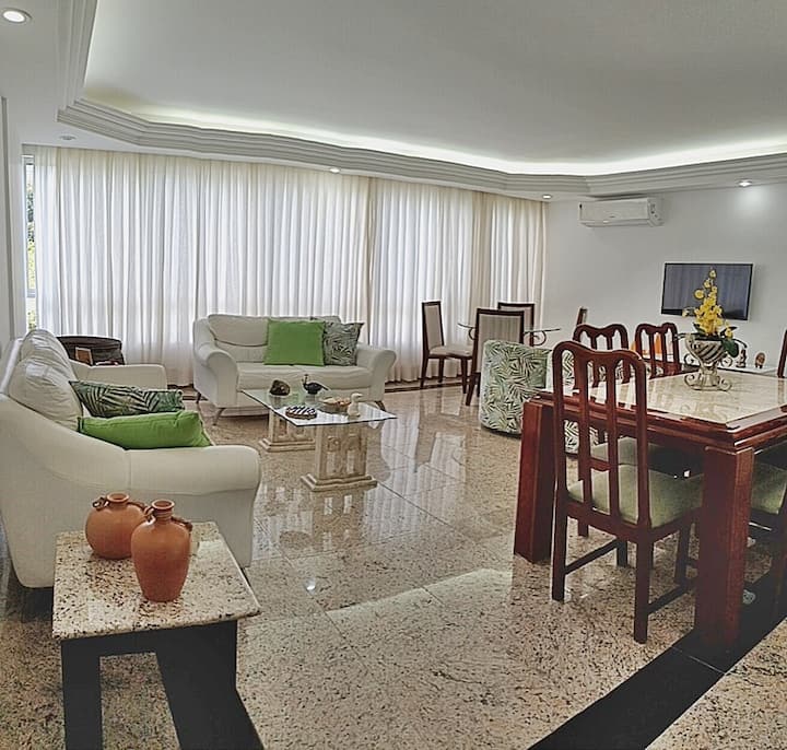 04 Quartos,3 Com Ar. Sala Com Ar. - Porto Da Barra - Salvador de Bahía