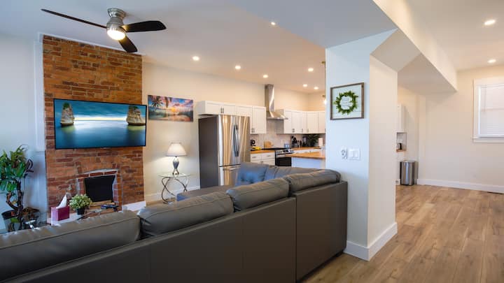 Modern City View Home By Convention Center - 콜럼버스