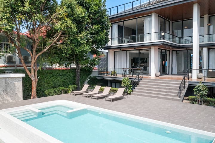 Fantastic Modern House & Amazing Garden - Thailand