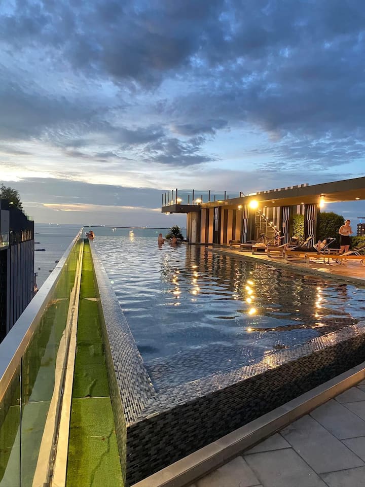 Downtown Lux Fun Rooftop Pool #Tb86114 - Pattaya