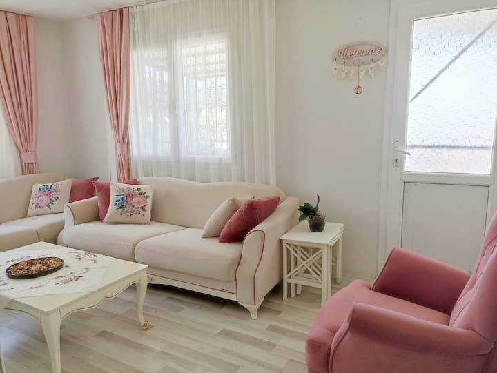 Lotus House                Tarih& Doğa & Konfor - Aydın