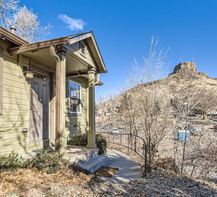 Cozy Golden Home On Main Street! - Golden, CO