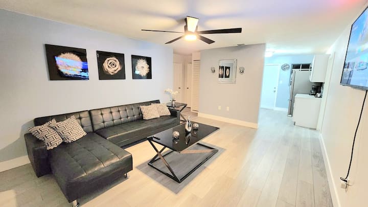 Lovely Home Just 5 Minutes To Daytona Beach - Daytona Beach, FL