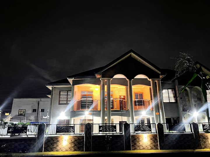 Digi Six-bedroom Accra Luxury Home At East Legon - Accra