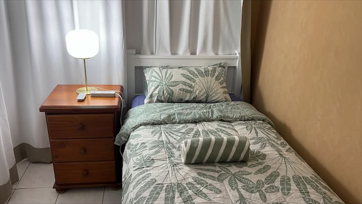 Cozy Lounge Room - Carlton