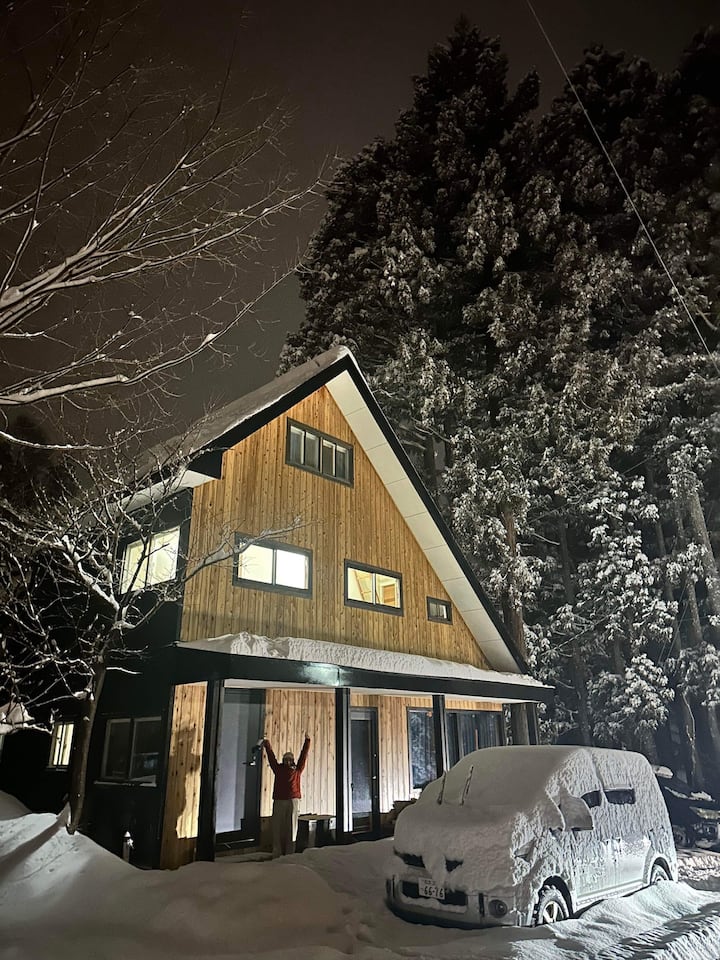 Recently Renovated House Close To Slopes, Sleeps 6 - Hakuba