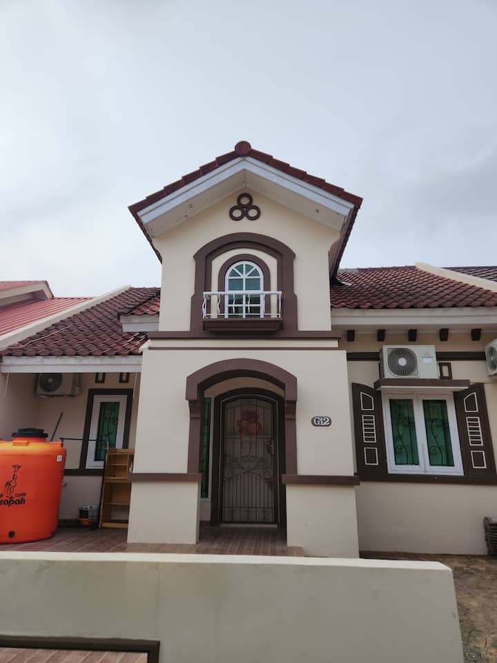 Palm Beach Stay Near Grand Batam Penuin Nagoya - Lubuk Baja