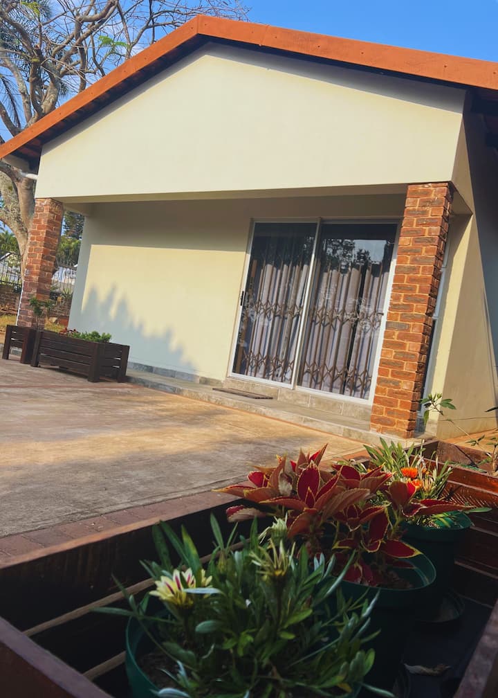 Spacious Central 1-bedroom Spot - Inanda