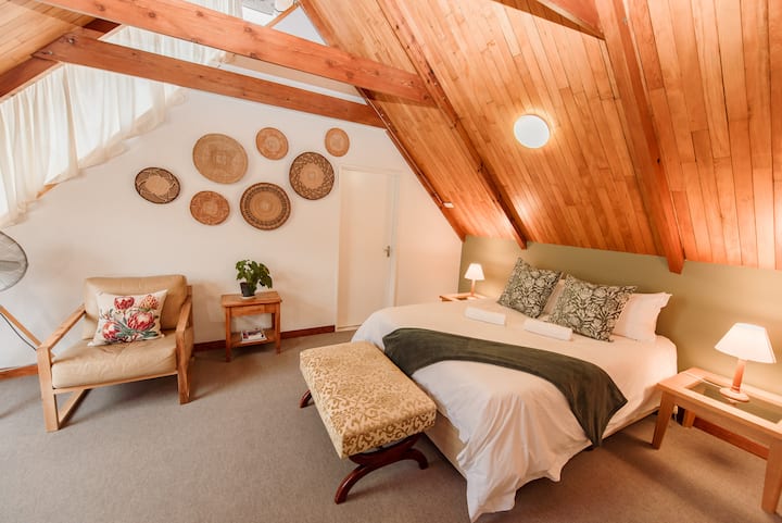 The Attic - Deluxe Leisure Loft - Stellenbosch