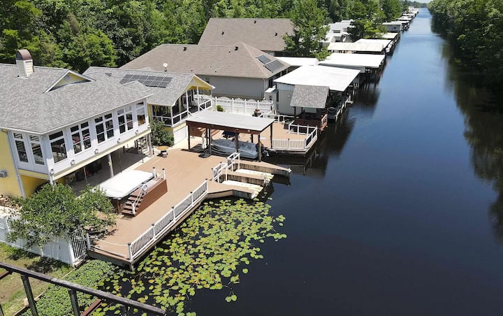 Bayou Yellow House-sleeps 16 - Louisiana