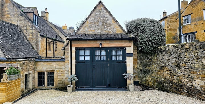 The Little Mews - Moreton-in-Marsh