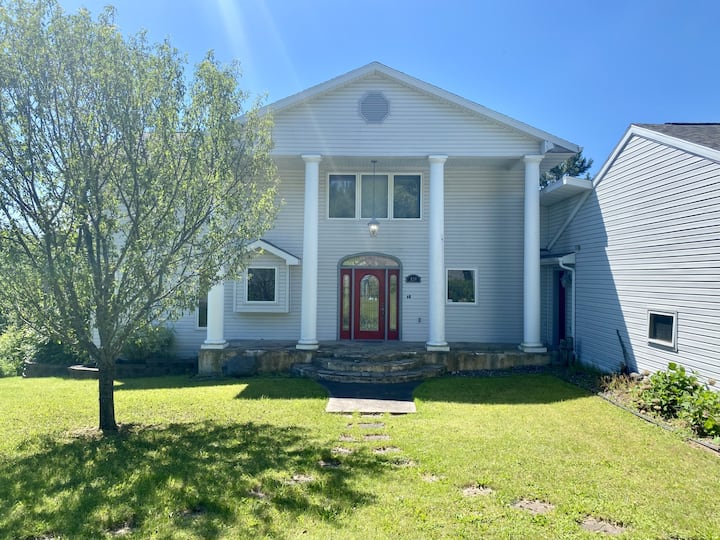 Spacious Home In Bayfield. - Bayfield, WI