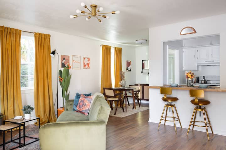 Marigny Apt + Free Parking Onsite + Private Yard! - New Orleans, LA
