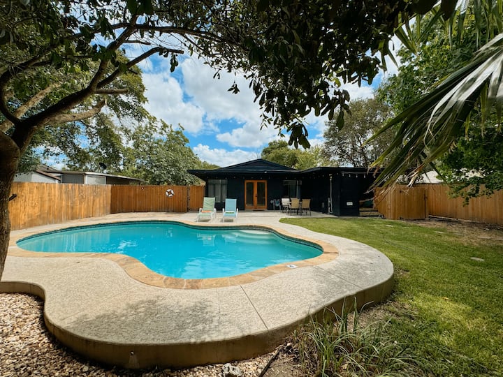 4bd W/pool. Mid Century Vibe - Near Sat Airport - San Antonio, TX