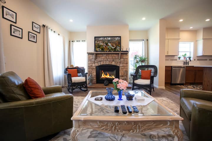 Spacious Entire Home Close To Holimont And Village - Ellicottville, NY