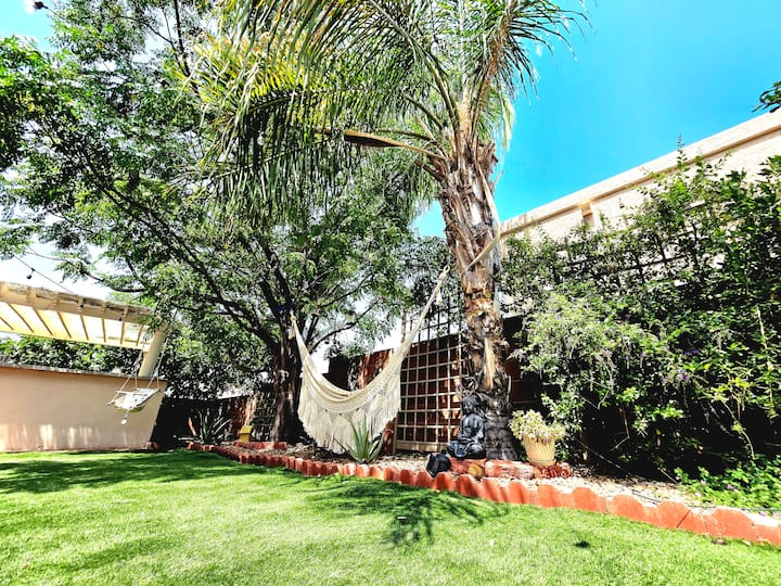 Spacious, Inviting Patio And Family/pet Friendly. - Marana, AZ