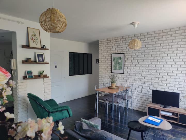 Cosy Appart Terrasse, 4 Pers, Parking. - Romainville