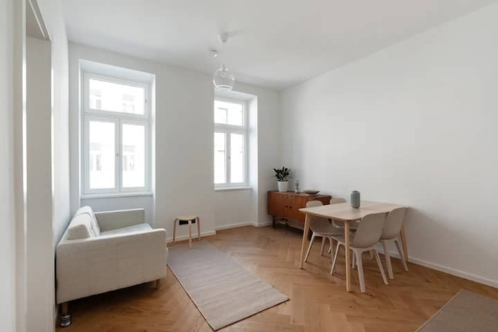 Stylish Altbau Flat - Viena