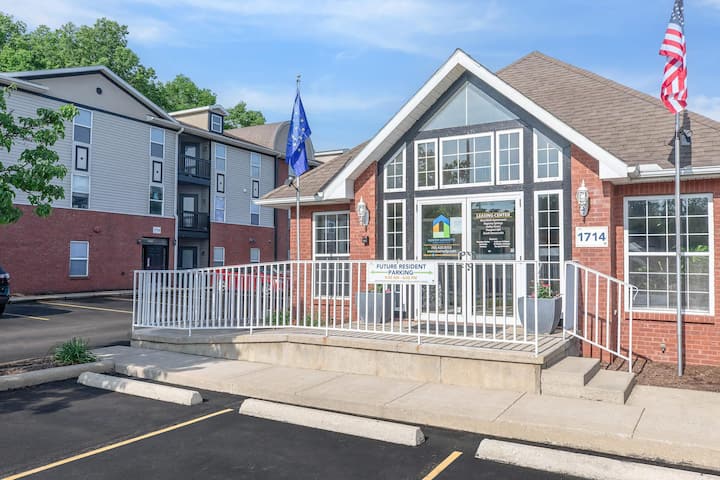 River Walk - Entire Apartment - Near Purdue - Lafayette, IN