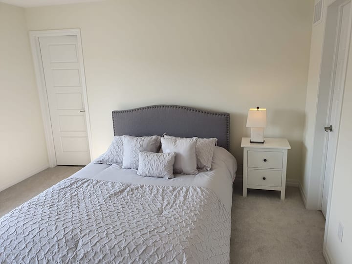 Serene Haven - Timless Elegance - Milton