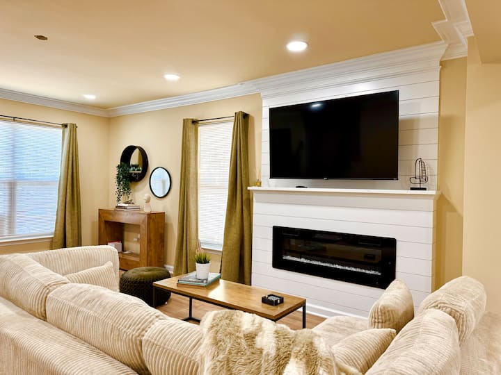 Cozy & Renovated Townhome / Inner Harbor +Parking - Baltimore, MD