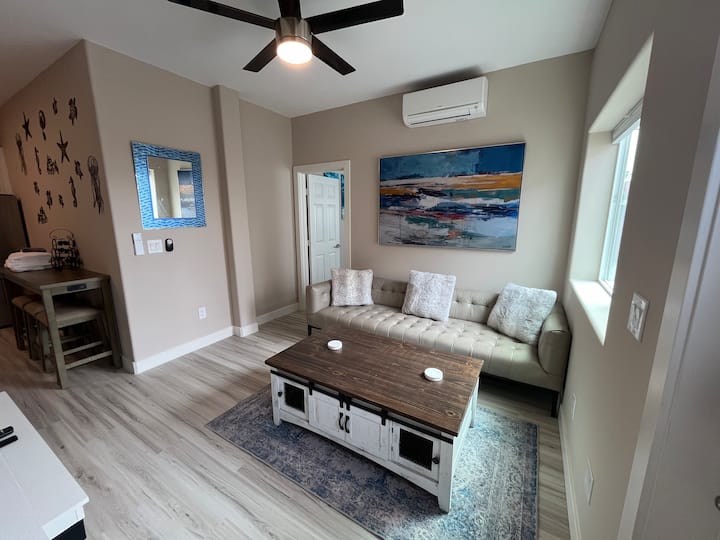 Luxury 2 Bedroom Near Beach - Shelter Island - San Diego