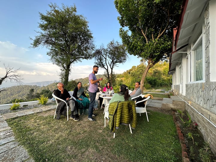 House Of Hive | Himalayas View | 5br By Homeyhuts - Mukteshwar