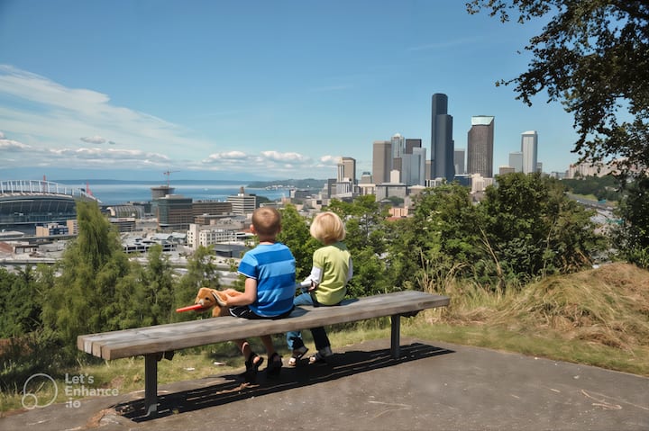 Urban Oasis Condo W/ A Pool N Garage Parking! - Seattle, WA