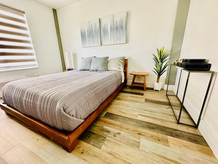 Ocean Vibes - Across The Beach - Miami Beach, FL