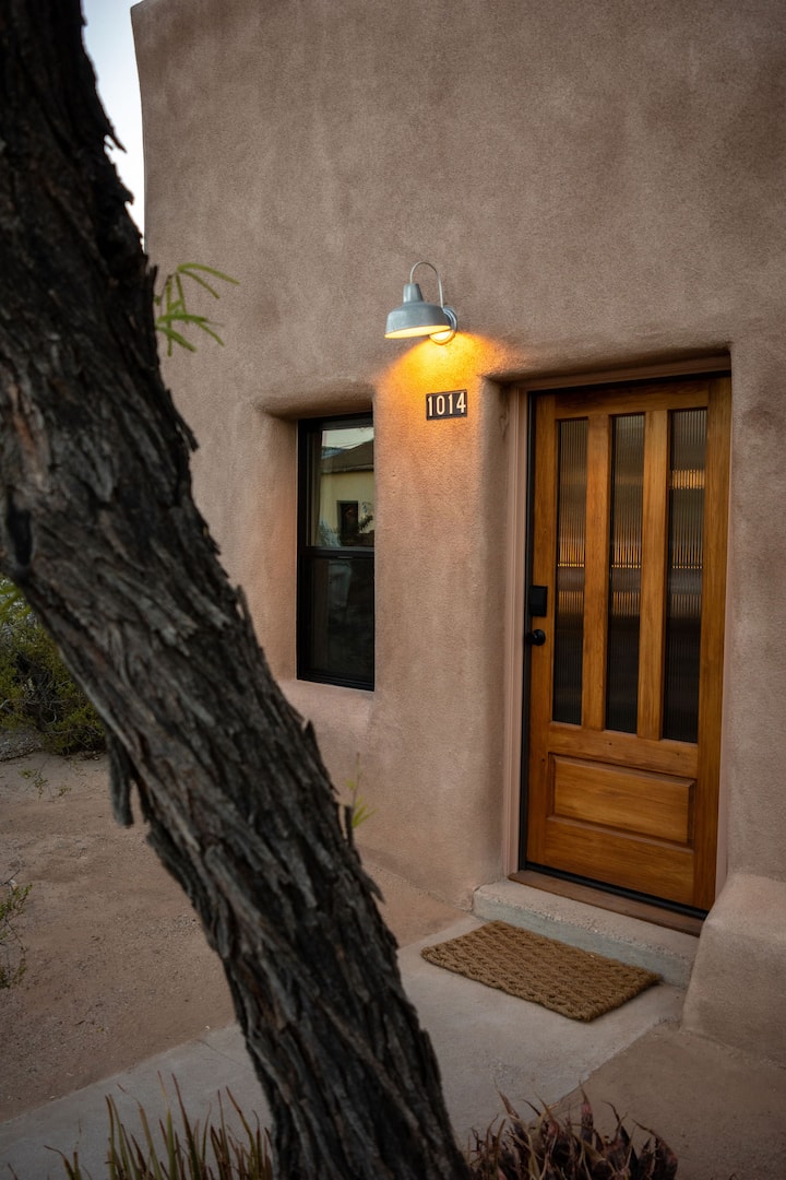 Sorta Summer ‘Sur’ Rowhouse In Historic Barrio - Tucson, AZ