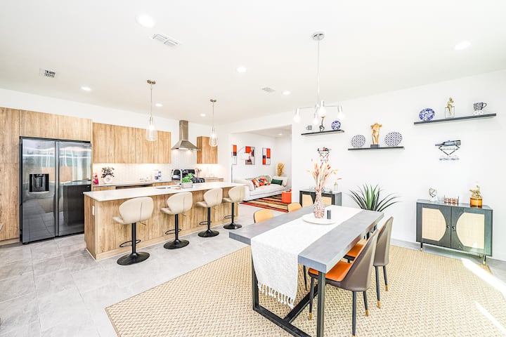 North Laredo: New Build In Prime Location - Laredo