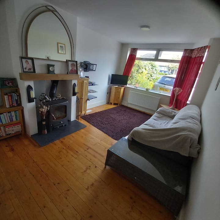 Neighbouring Cotswolds 2 Bed (+ Office Room) House - チェルトナム