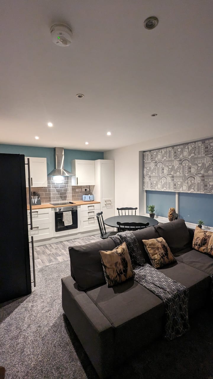 3 Bed & Great Location. Perfect For Work Or Play. - Usk