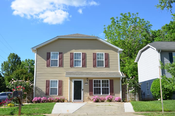 Downtown 4br W/ Yard & Bbq-steps To Streetcar - Charlotte