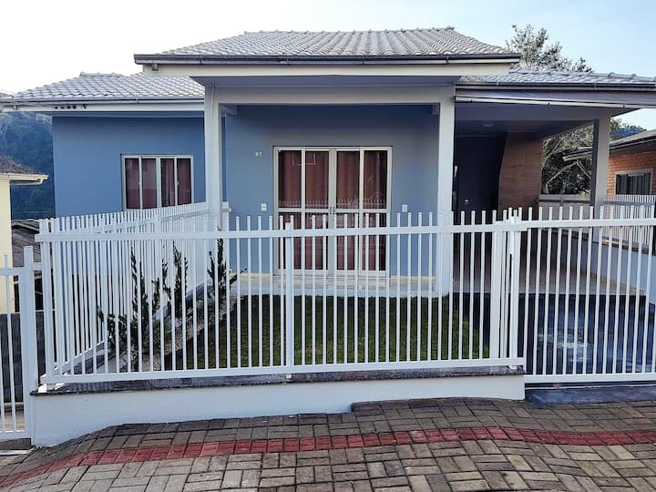 Casa Com 3 Quartos A 500m Das Piscinas - Piratuba