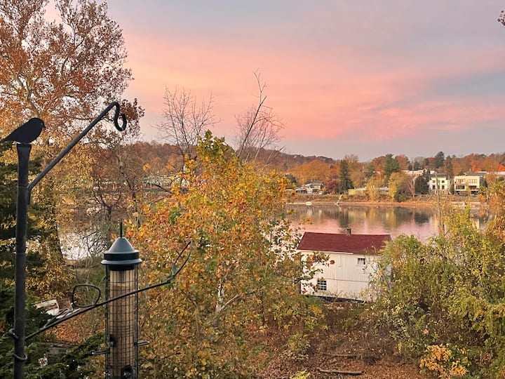 Romantic Riverside Retreat - Lambertville, NJ