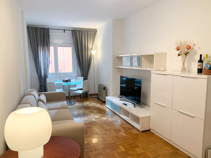 Very Bright Apartment In Gracia, Barcelona - Barcelona