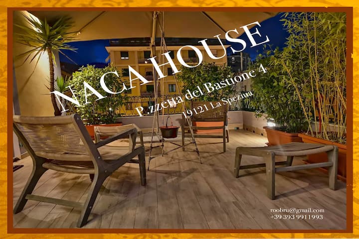 Naca Hause  Citra 011015-lt-1660 - La Spezia