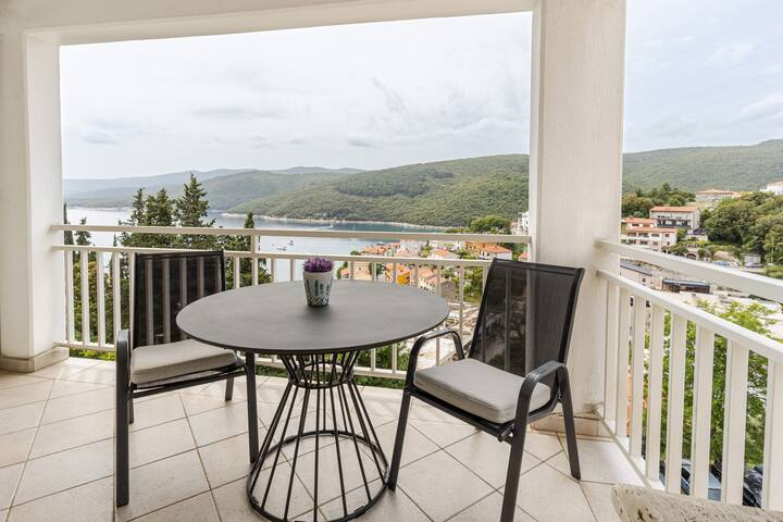 Cute Apartment With Sea View - Rabac
