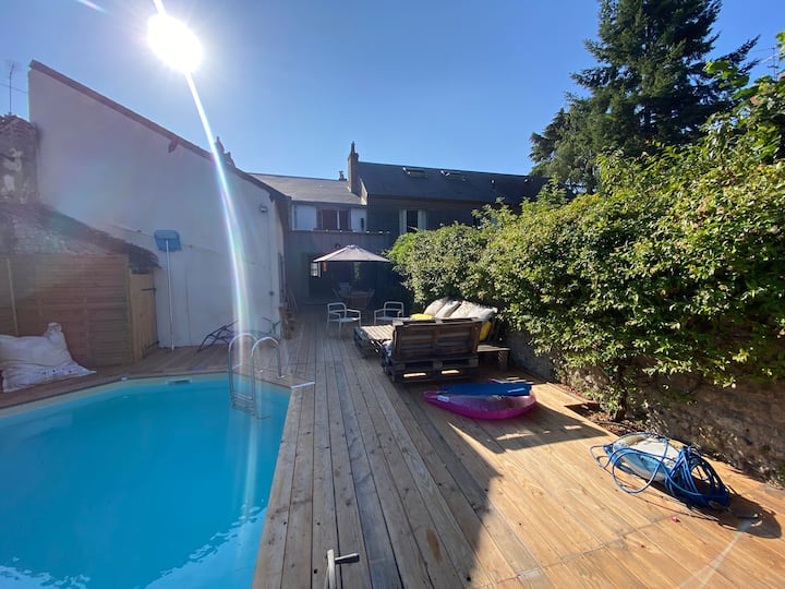 Maison De Campagne En Ville Au Calme Avec Piscine - Orléans
