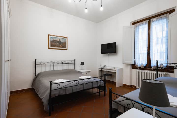 Charming Home With Exclusive Courtyard - Florence