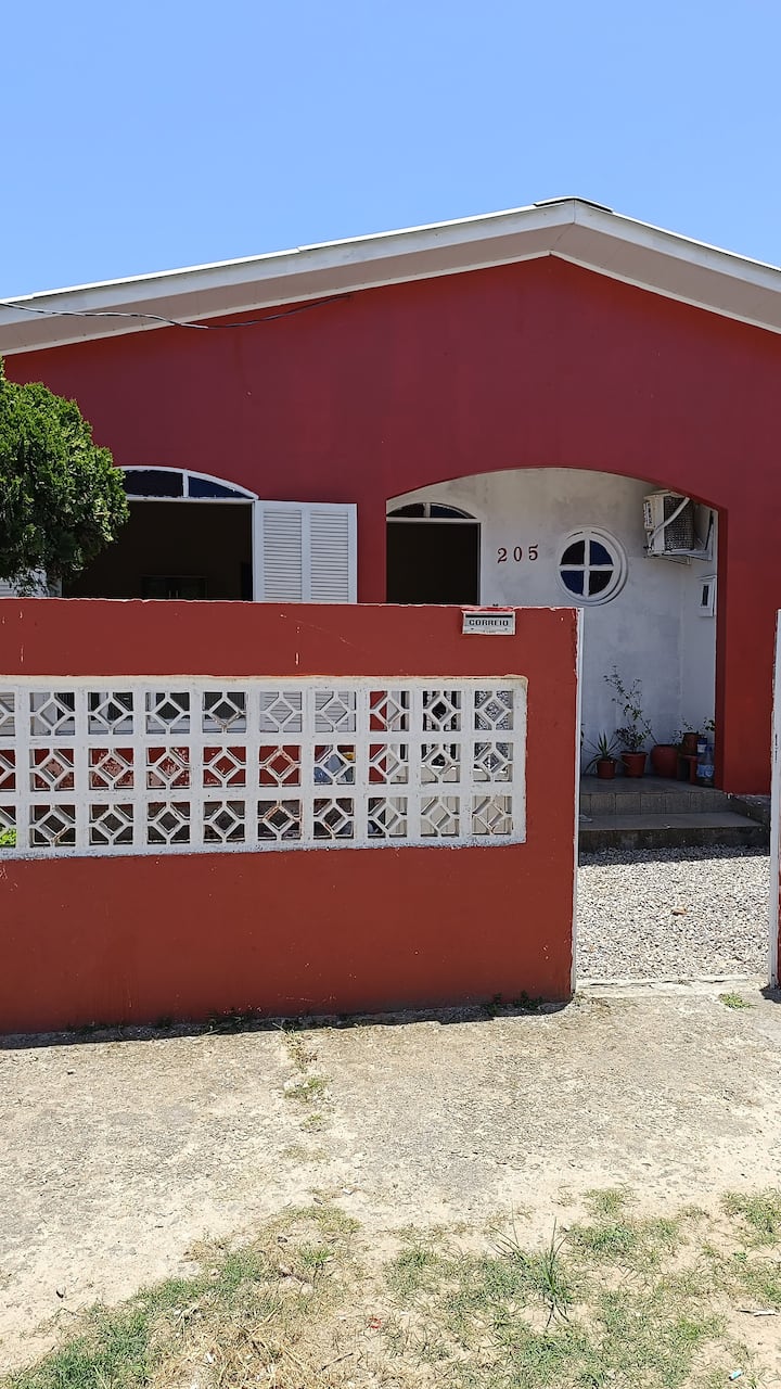 Praia Com Praticidade E Aconchego Para 4 Pessoas. - Laguna